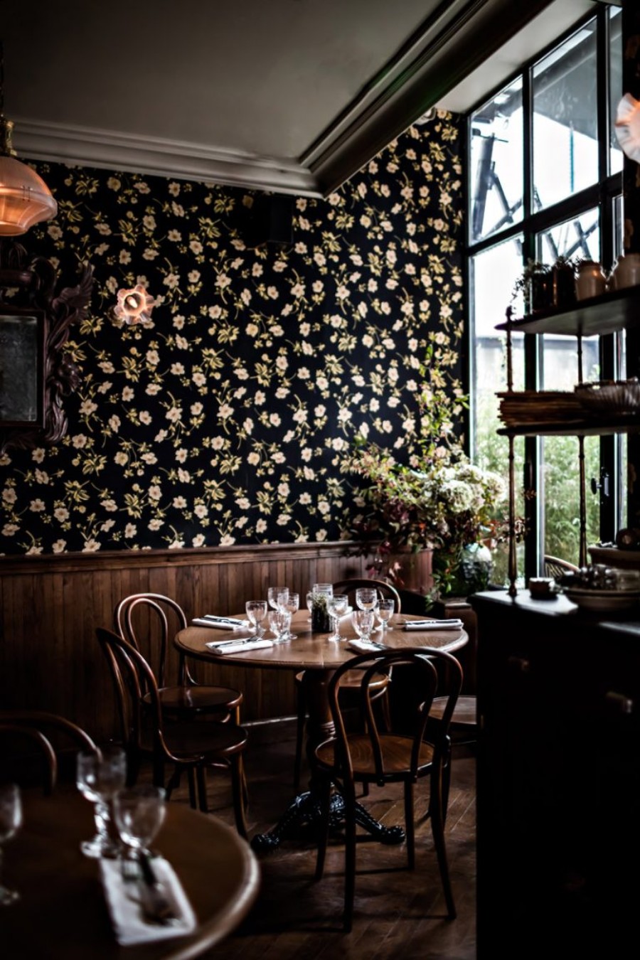 Modern Table Ideas to Steal from Paris Boutique Hotels | Modern Tables