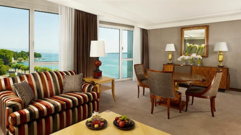 Tables Tour of the Most Exclusive Hotel Suites in the World | Modern Tables